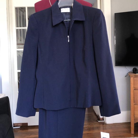 villager | Pants & Jumpsuits | Nwt Navy Blue Villager Petite Suit ...